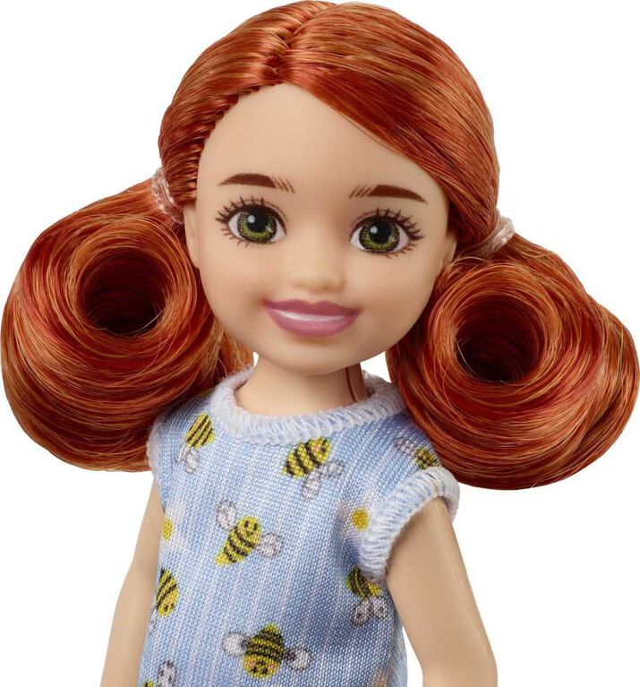 Barbie - Poupée Chelsea, rousse, robe à imprimé abeilles, 3+ ans | Toys ...