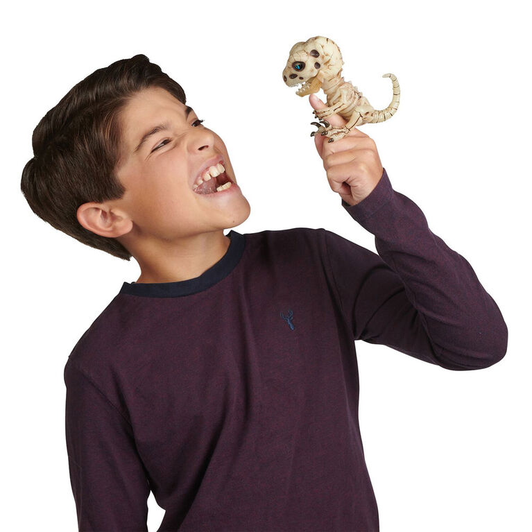 Fingerlings Untamed - Bonehead Skeleton Raptor - Gloom (Sand) | Toys R ...
