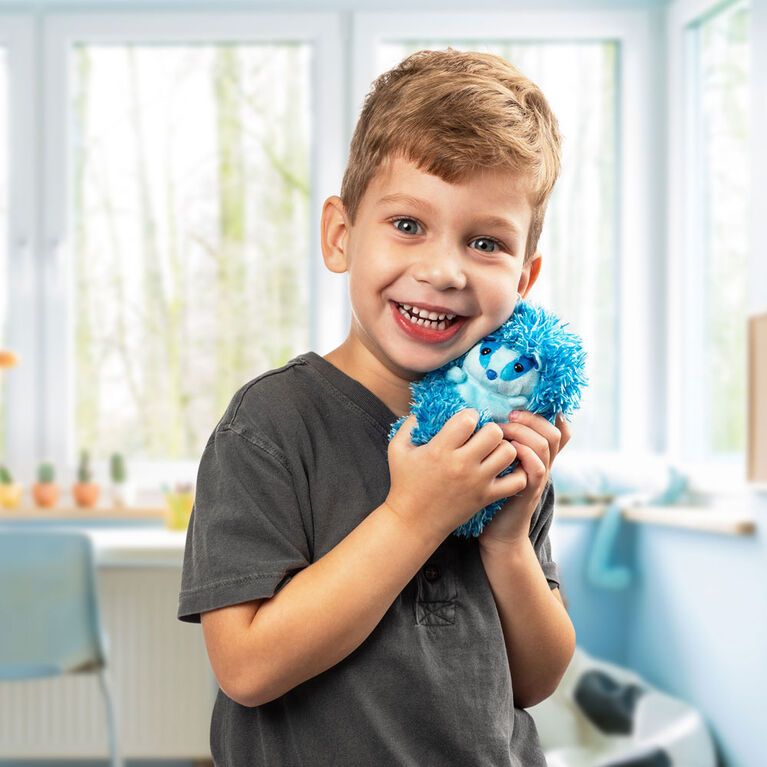 Curlimals Blue the Badger - English Edition | Toys R Us Canada