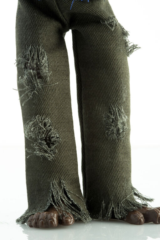 The Face of the Screaming Werewolf 8" figure | Toys R Us Canada