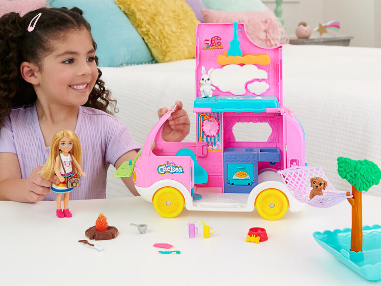 Barbie Chelsea 2-in-1 Camper Playset with Chelsea Small Doll, 2 Pets ...