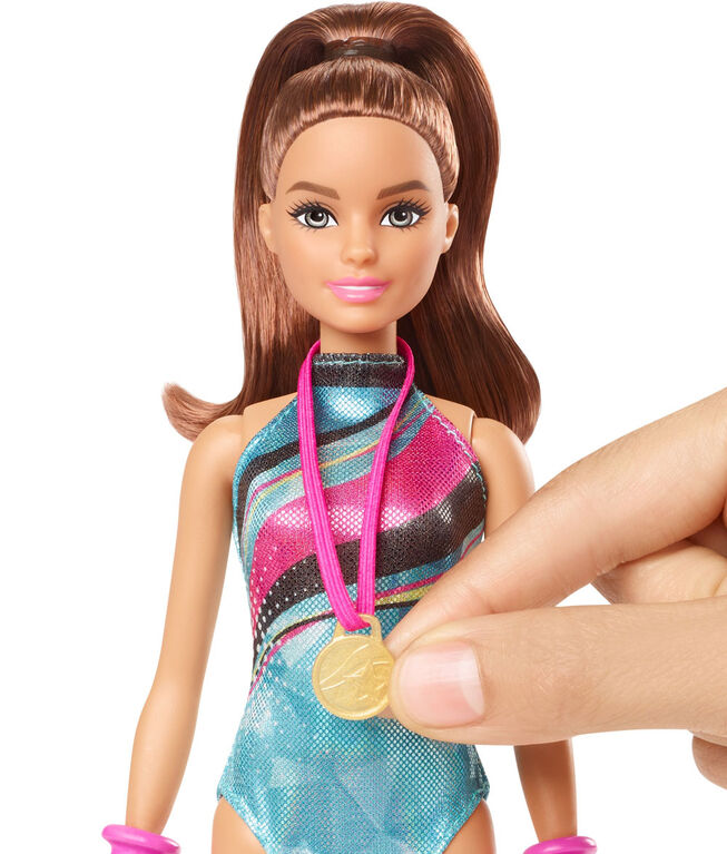 Barbie Dreamhouse Adventures Spin 'n Twirl Gymnast Doll and Accessories ...
