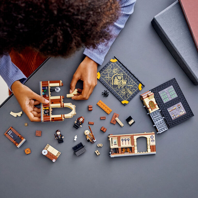 LEGO Harry Potter Hogwarts Moment: Defence Class 76397 Building Kit ...