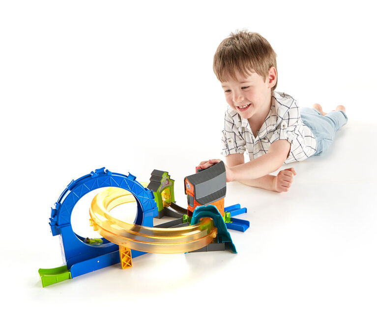 Thomas & Friends MINIS Boost 'n Blast Stunt Set | Toys R Us Canada