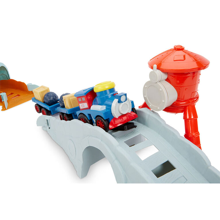 Little Tikes Slammin' Racers Runaway Railroad Set and Train with Sounds ...