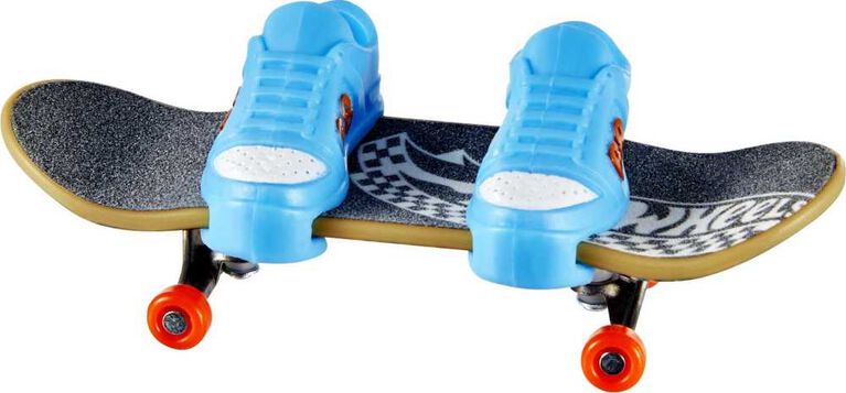 Hot Wheels Skate Tony Hawk Fingerboard & Skate Shoes - 1 per order ...
