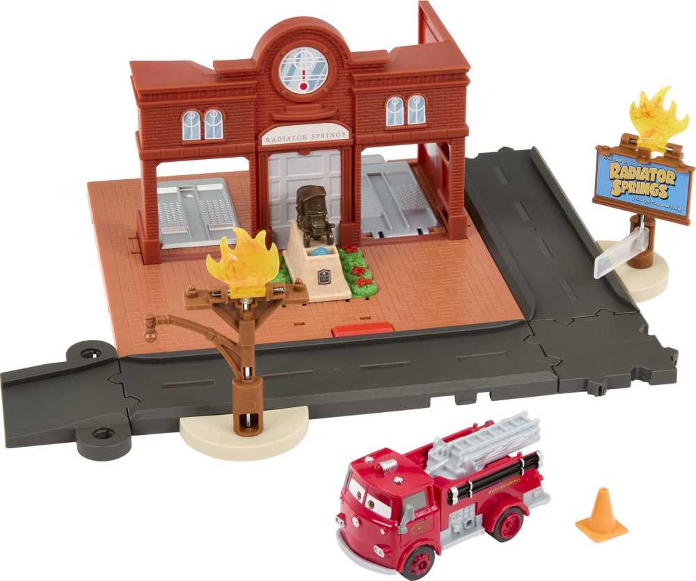 Disney/Pixar Cars On The Road La Caserne de pompiers de Red | Toys R Us ...