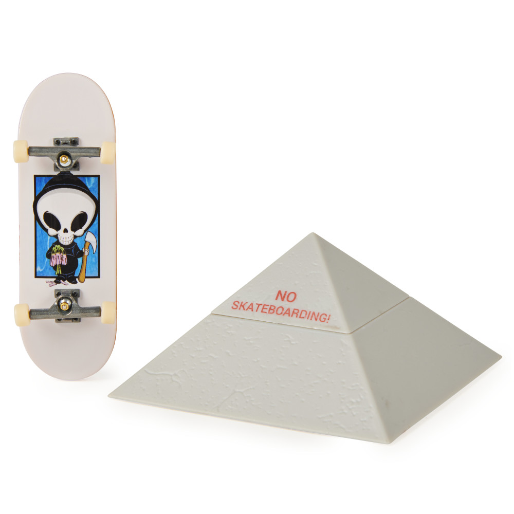 Tech Deck, Street Hits, Blind Skateboards Fingerboard with Pyramid Ramp ...